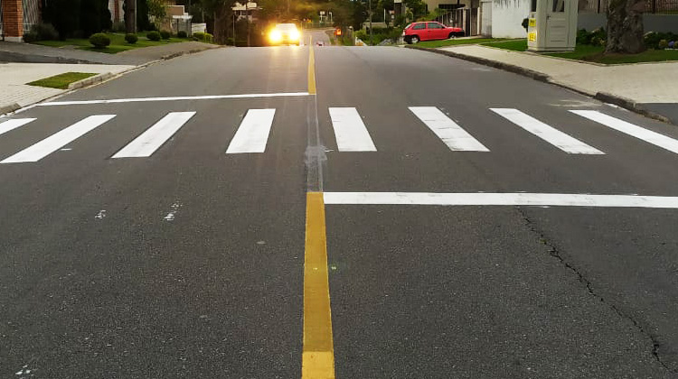 Qual a largura correta para faixas de sinalização de trânsito? - Blog ...